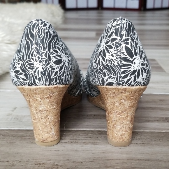 dexflex comfort | Shoes | Dexflex Comfort Peep Toe Wedges | Poshmark